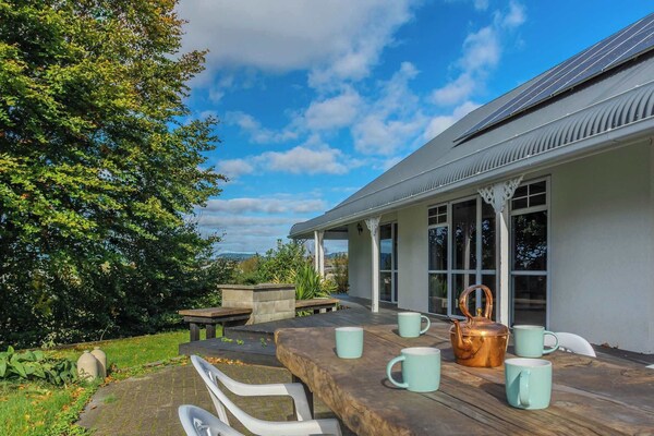 Diamond Homestead | Farm House On City Fringe - Rotorua