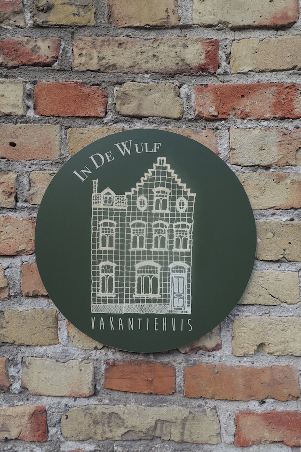 In The Heart Of Ypres A Mansion Full Of Character. A Vacation Home With A Story! - Ypres