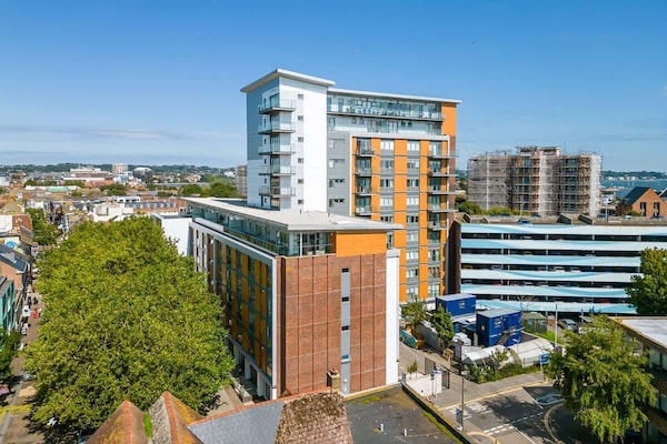 Belle Buoy - Town Centre Location With Free Parking - Poole