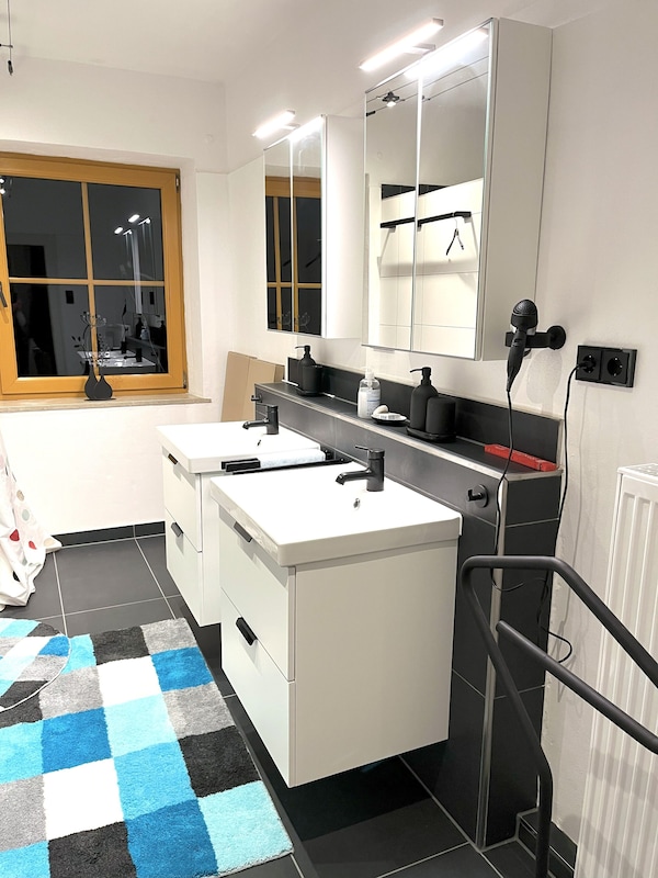 Ferienwohnung 90 M², 2 Schlafz. (Insg.6 Betten), 1 Wohnz. Nahe Vilstalradweg - Vilshofen an der Donau
