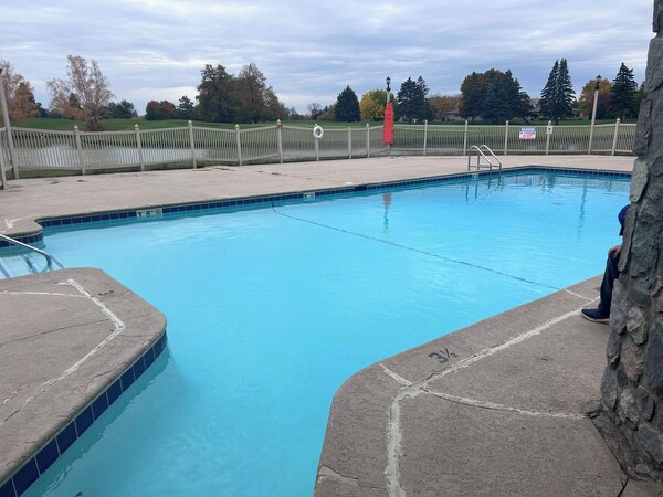Bay Valley Lakeside Stay  Golf Course Access & Peaceful Views - Saginaw, MI