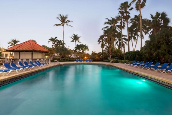 Oceanside Room With Convenient City Attractions Near Lincoln Road Mall - South Beach, FL