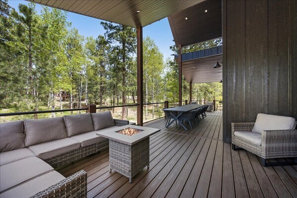 Legends Lodge- 22 Guest Mountain Retreat With Pool Access! - Lead, SD