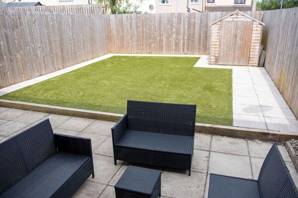 4-bed House Near Glasgow With Parking & Garden - Motherwell
