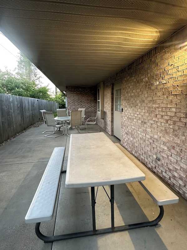 5-bedroom House In Lovely Mount Vernon With Wifi, Ac - Fully Handicap Accessible - Harmonie State Park, New Harmony
