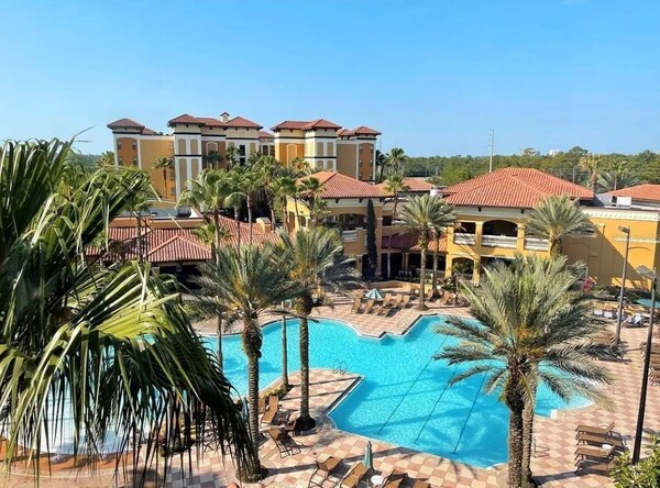 Luxury, Pool-view 2br Condo Just Minutes From Disney! - Lake Buena Vista, FL
