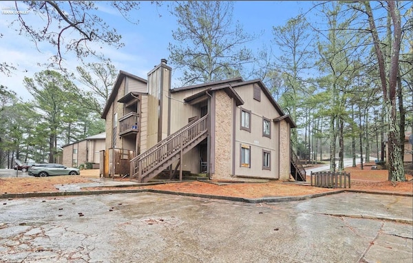 Fully Renovated And Spacious 2-bedroom And 1 Bathroom Apartment. - Huntsville, AL