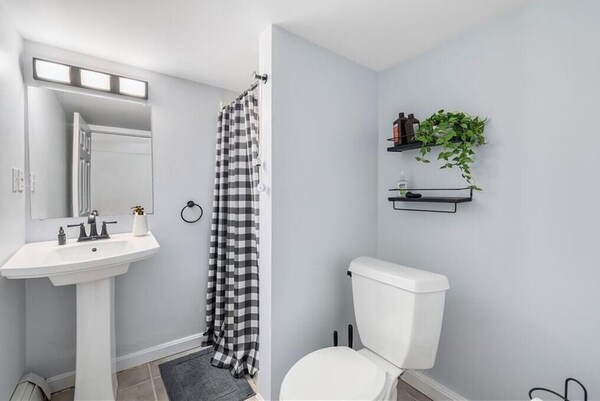 Spacious & Stylish 5-bedroom House In Charming Providence, A Block From Pc - Rhode Island