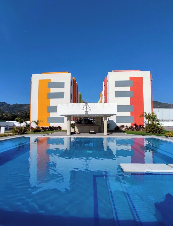 8 Minutes From The Beach! Family Apartment With Pool & Gardens In Private Gated Community - Acapulco