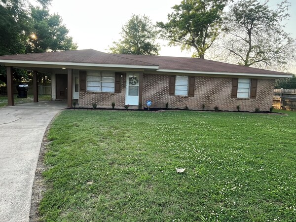 The 'Serene' Retreat Has Everything You Need. You Will Feel Like This Is Home! - Mississippi