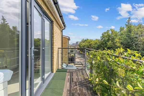 3br Family Stay | Garden, Parking, Near Bluewater - Dartford