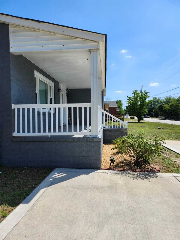Charming 2-bedroom House In Fayetteville With Ac, Wifi - Fayetteville, NC