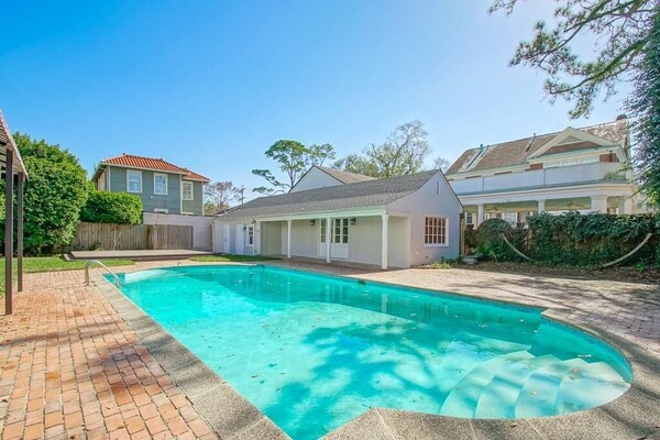 Beautiful Uptown Mansion Next To Tulane - Kenner, LA