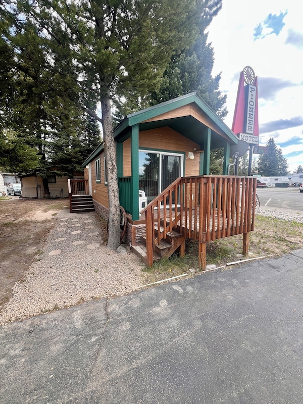 Charming 2-bedroom Modular Unit With Ac, Wifi & Satellite Tv In West Yellowstone - West Yellowstone, MT