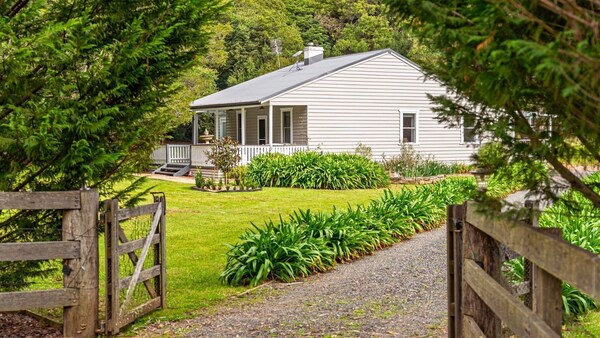 Glenbrae  Stay 5, Pay 4 - Bundanoon
