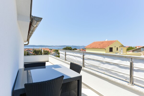 Cozy Apartment With Large Balcony And Pool On 2nd Floor (No. 3) - Zadar