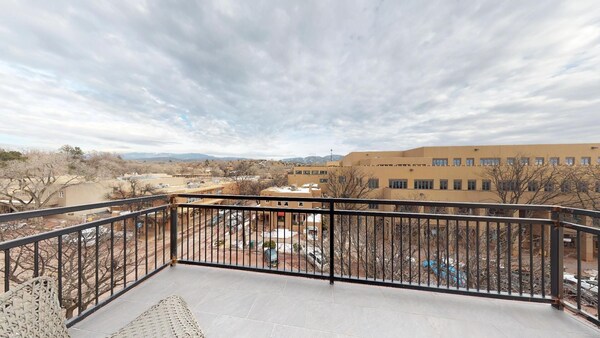 The Lincoln 502, 1 Bed / 1 Bath, Luxury Loft Style Condo - Santa Fe, NM