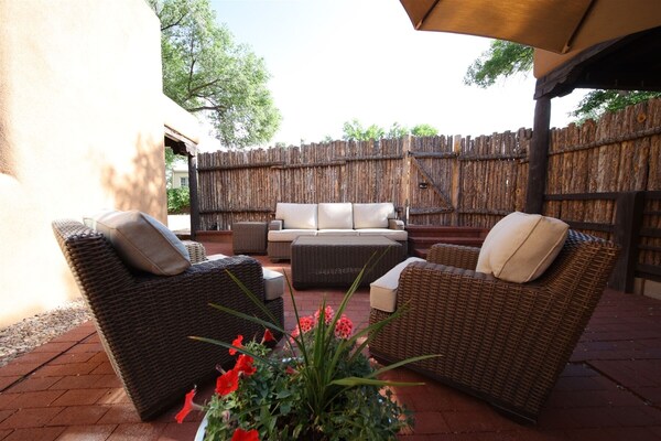 Delgado B-3: Just One Block From Canyon Road! - Santa Fe