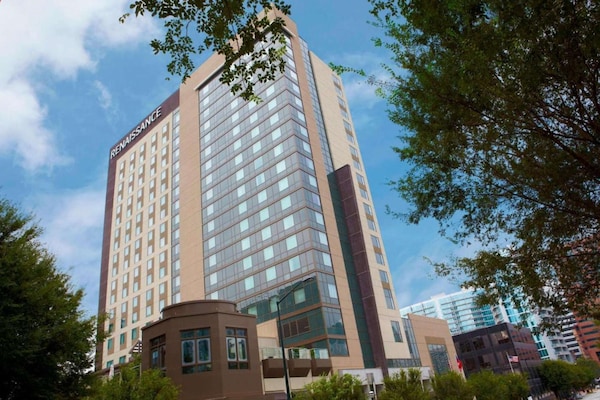 Near Downtown Atlanta | Pet-friendly. Gym. Dining - Atlanta, GA