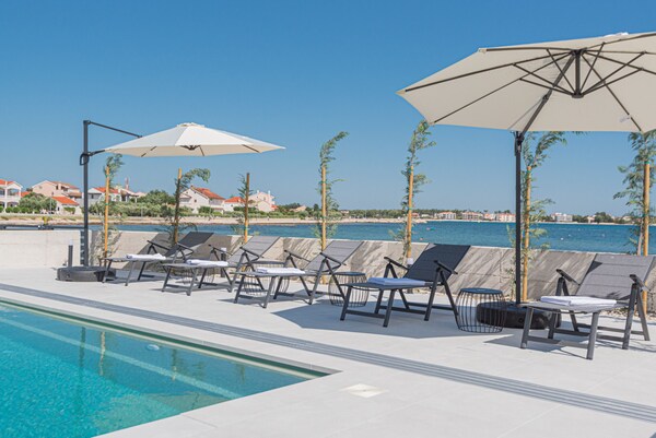 Seafront Villa Serena With Pool And Seaview - Vir Insel, Kroatien