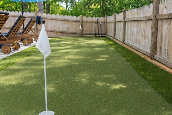 4-king Beds In Cape Cod Heated Pool Putting Green Game Room Speak Easy Skeeball - Orleans, MA