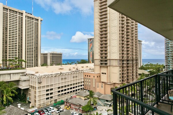 Perfect Hawaii Ocean View Condo With Ac, Wifi, Sleeps 4, In Heart Of Waikiki - Honolulu, HI