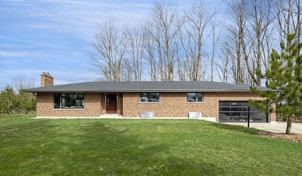 Minutes From Osprey Golf! Full Modern Home In Alton With Pool Table And Sauna. - Orangeville