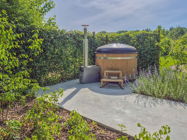 Maison De Luxe Dans La Verdure Avec Jacuzzi - Bréda
