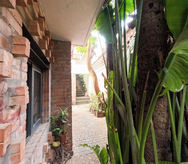 Unique 1-bedroom Cottage In Westlake Hanoi With Ac, Wifi, Dryer & Washer - Hanoi