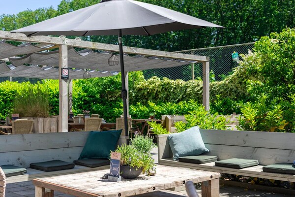 Serene Escape In Bosschenhoofd Near Top Nature Trails, Water Park & Local Sites - Roosendaal