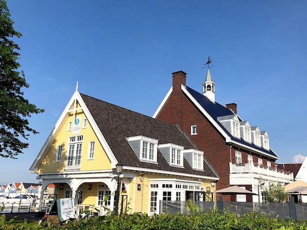 Urban Family Retreat Close To Outdoor Adventure | 4 Units - Bussum
