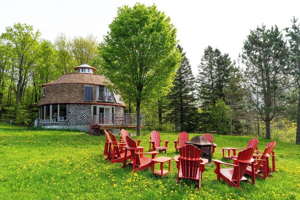 Nature, Cycling, & Water Activitiesyour Perfect Blend Of Adventure And Comfort - Shawinigan