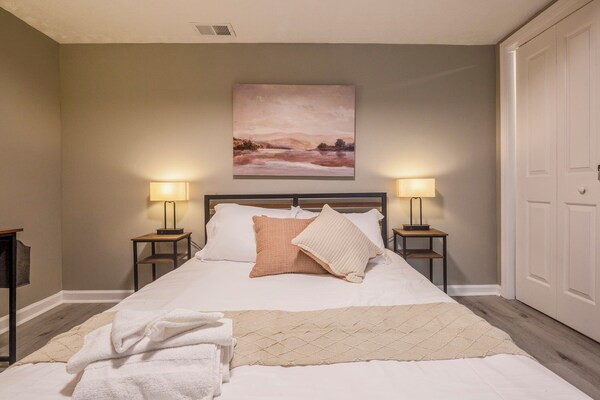 Relaxing 4br Haven By Cozysuites - Louisville, KY