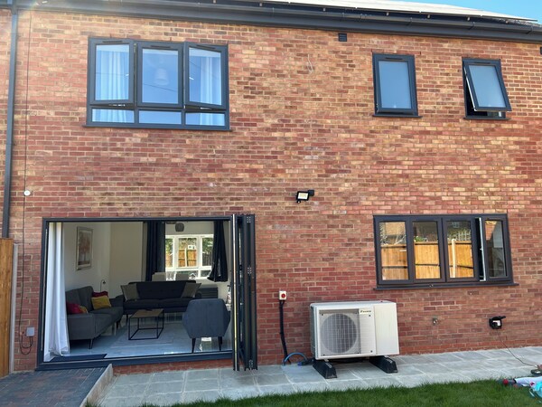 Perfect Contractor House/3 Free Parking Space/ev Charging/secure/quiet/modern - Enfield, UK