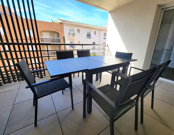 Terra Tosca   Sunny & Stylish Apartment  2 Min Walk To Fréjus Beach! - Fréjus
