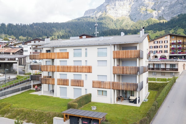 The 3.5 Room Apartment Casa Aleca With Very Good Location And Wonderful Garden. - Flims