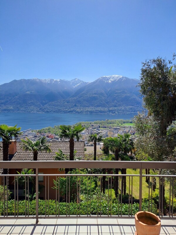 Charming Apartment On The 1st Floor Of A Small Residence On A Sunny Slope Above - Locarno