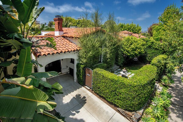 Charming Spanish Retreat In La W/ Pool, Jacuzzi & Separate Guest Room - Culver City, CA