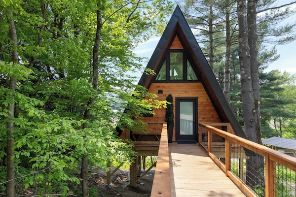 Designer A-frame Treehouse W/hot Tub On River - Stowe, VT