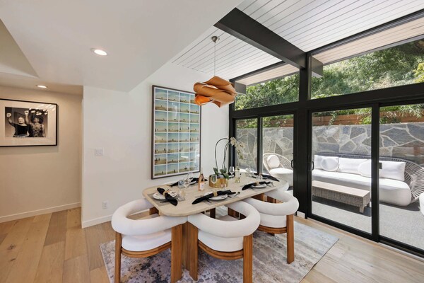 New Listing! Architectural Oasis By Colby & Conrad - 比佛利山