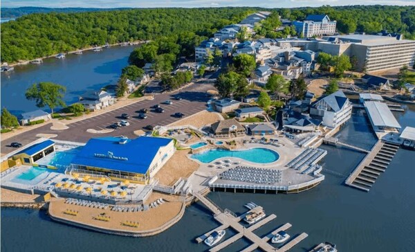 Margaritaville 3br/3ba-pool, Golfcourse, Resort-sleeps 10pp - Osage Beach, MO