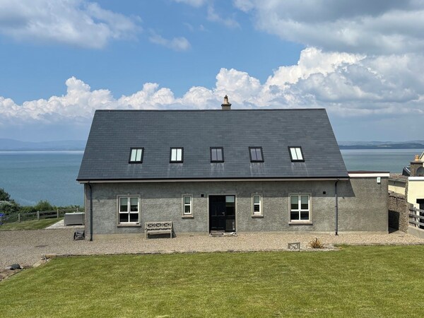 Seaview Cottage - Bright & Beautiful - Ocean Views - Walk To Beach - Bundoran