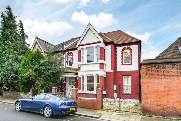 Luxury House In London - Hounslow