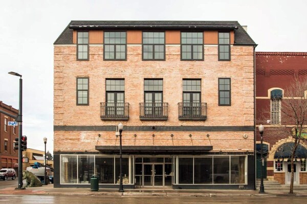 This Condominium Is A 3 Bedroom(s), 2 Bathrooms, Located In Sheridan, Wy. - Sheridan, WY