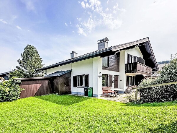 Stunning  Villa For 6 Guests With Wifi, Tv, Terrace, Pets Allowed And Parking - Haus im Ennstal