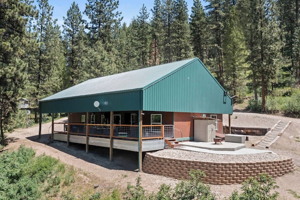 Peaceful Boise Retreat 3br With Cozy Deck - Idaho City, ID