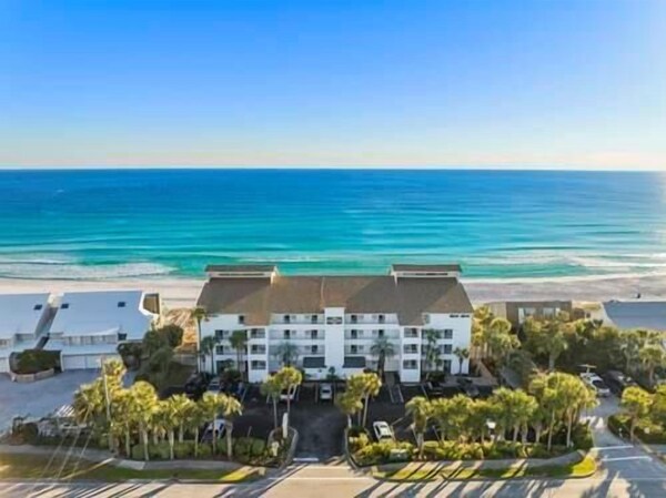 Cabana Club C408 - Beachfront, Sleeps 12, Great Location In Destin, Free Golf - Destin, FL