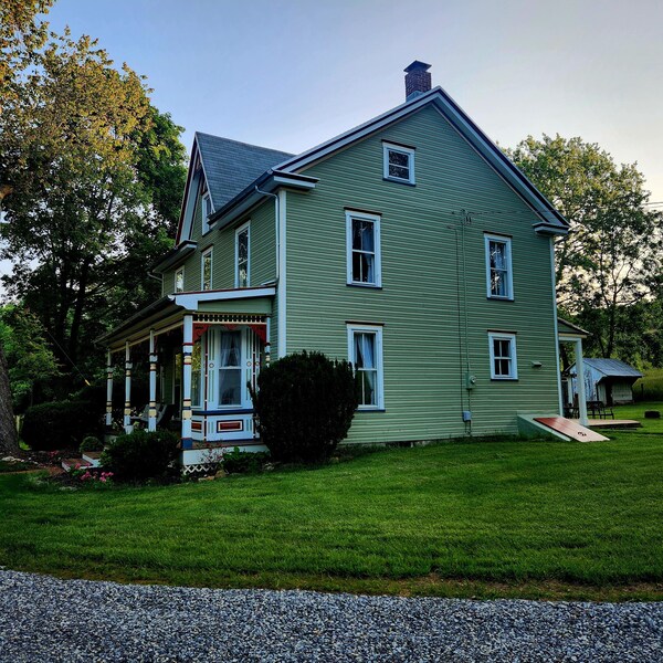 Charming Historic Victorian 4 Bedroom Guesthouse In  Rohrersville With Wifi, Ac - Shepherdstown, WV