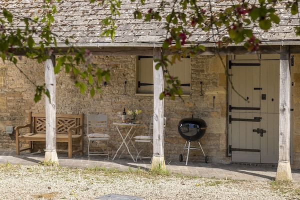 Beautifully Presented Dog Friendly - The Old Stables At Broadwell Manor - Stow-on-the-Wold