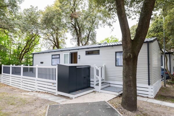 Brand New Lodge Overlooking The Harbour At Sandhills Costal Retreat - Bournemouth